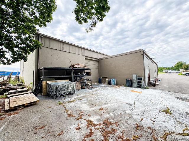 16745 Dixie Highway
