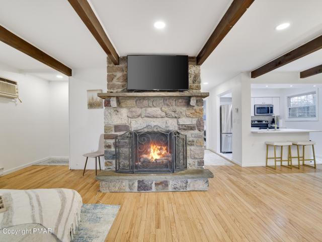 1674 Glade Drive