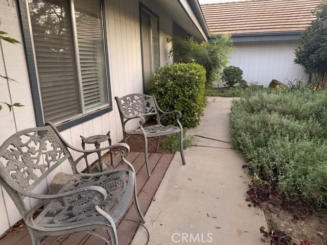 1674 W Bullard