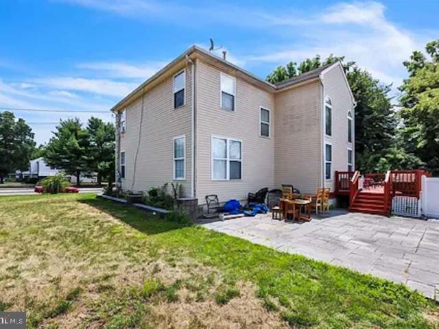 1674 White Pine Way