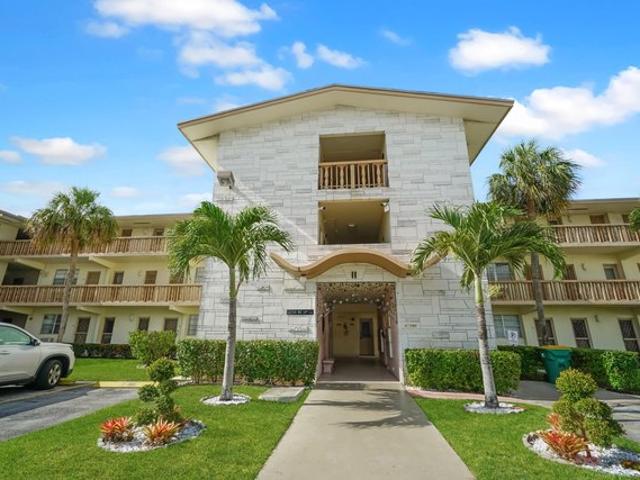 16750 NE 14th Ave Apt 303, Miami, FL 33162