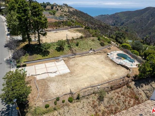16756 Monte Hermoso Dr, Pacific Palisades, CA 90272