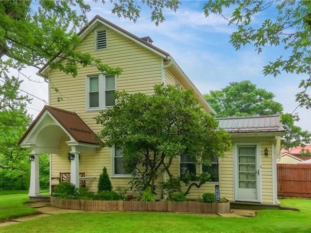 1675 Brighton Rd, Ellwood City, PA 16117