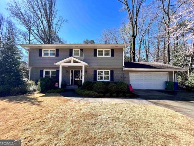 1675 Chateau Dr, Dunwoody, GA 30338