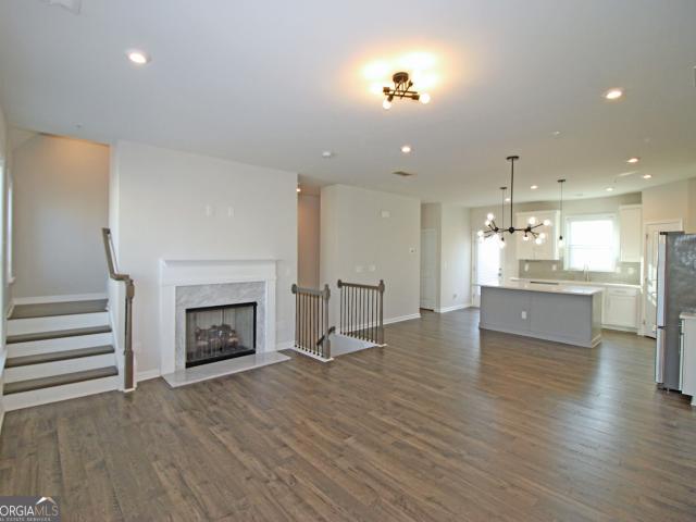 1675 Coasta Way