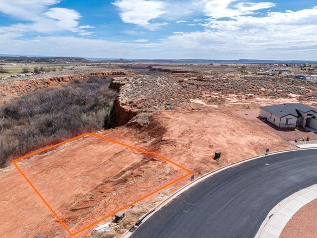 1675 S Creekside Dr, Kanab, UT 84741