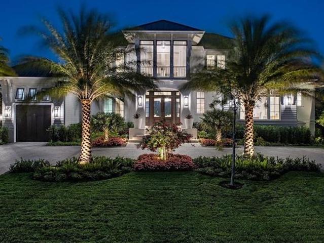 1675 Gordon Dr, Naples, FL 34102