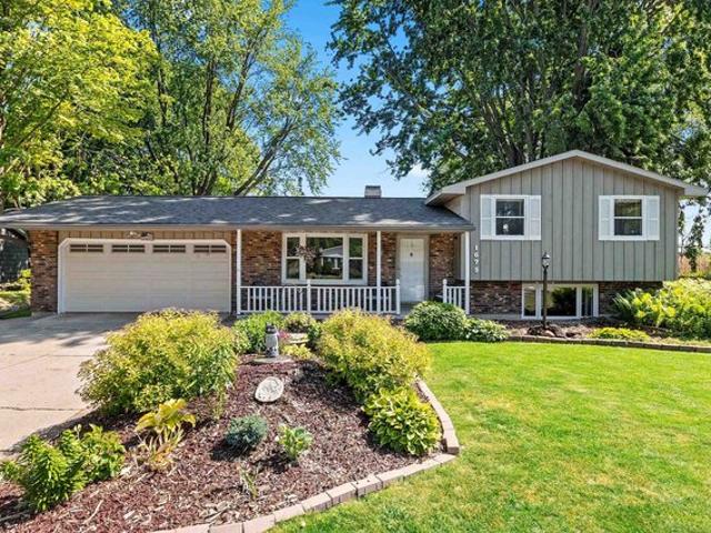 1675 Kennedy Dr, Green Bay, WI 54304
