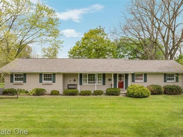 1675 Ledbury Dr, Bloomfield Hills, MI 48304