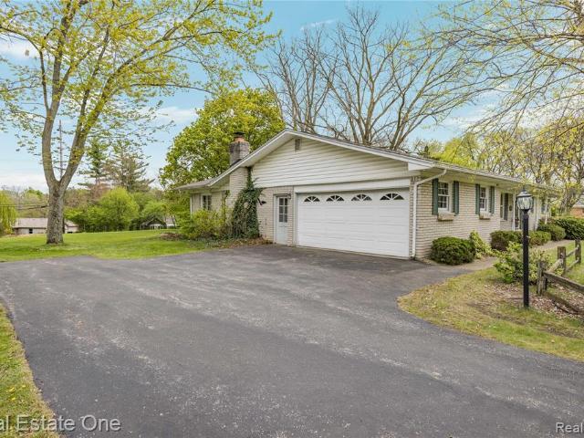 1675 Ledbury Drive