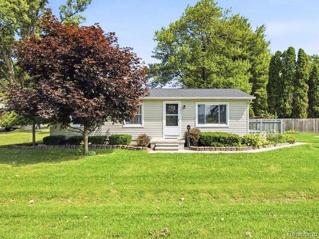 1675 Pennsylvania Ave, Marysville, MI 48040