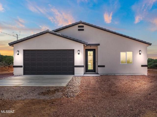 1675 Zulu Ct, Rio Rico, AZ 85648