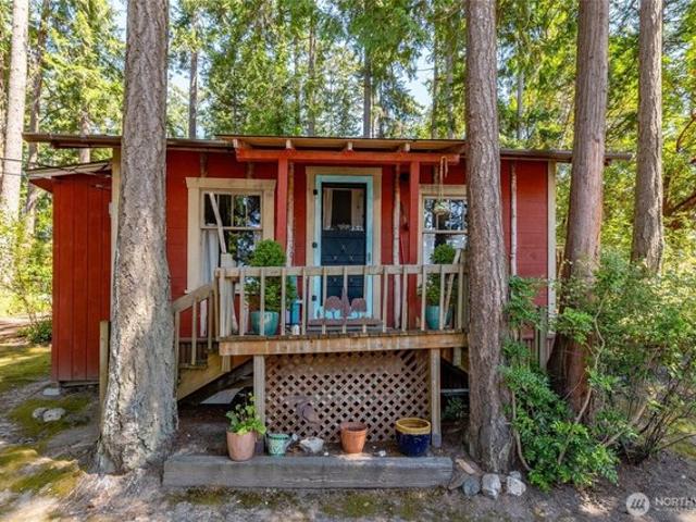 16763 Chilberg Ave, La Conner, WA 98257