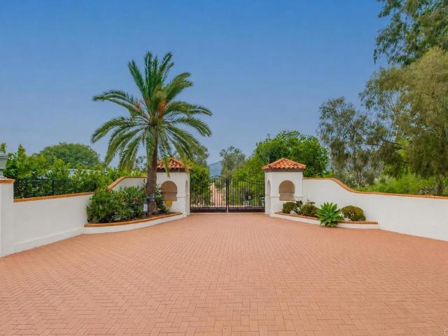 16762 Caminito De Las Palmas