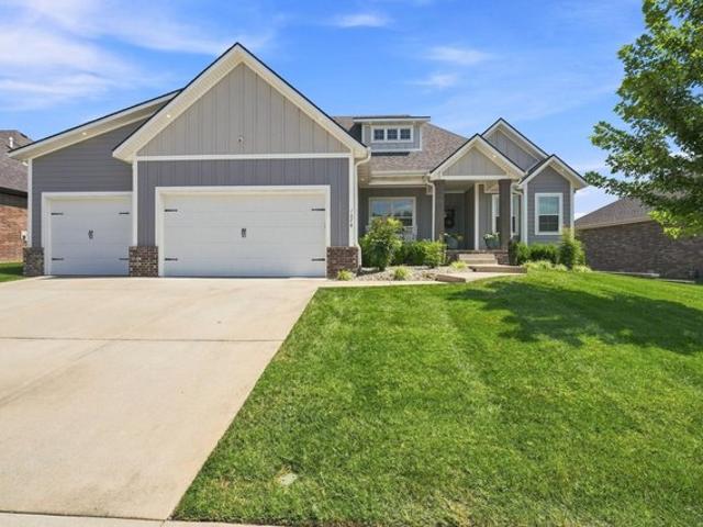 1676 N Bristol Ave, Springfield, MO 65802