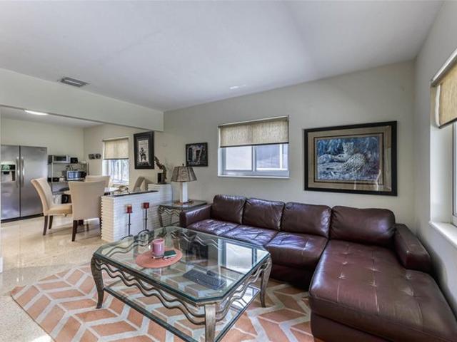 1676 NE 40th St, Oakland Park, FL 33334