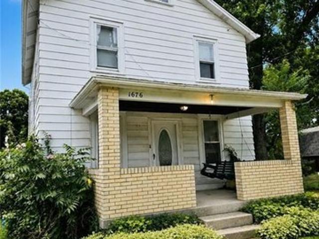 1676 Brodhead Rd, Coraopolis, PA 15108