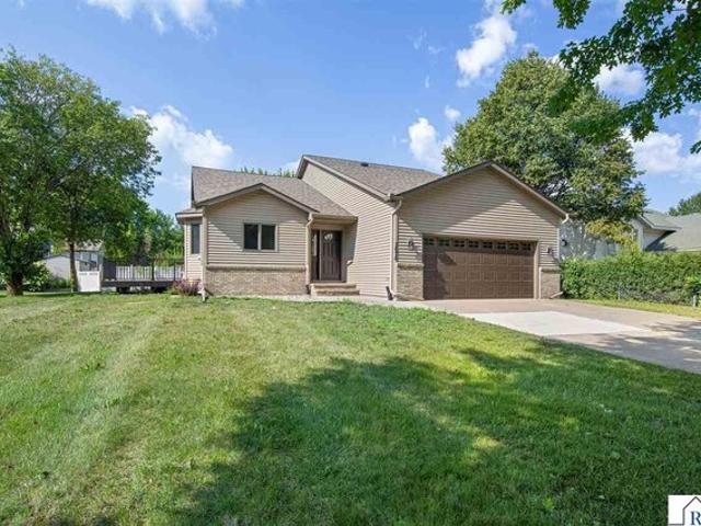 1676 Castle Dr, North Mankato, MN 56003