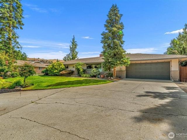 1677 Eastmont Ave, East Wenatchee, WA 98802