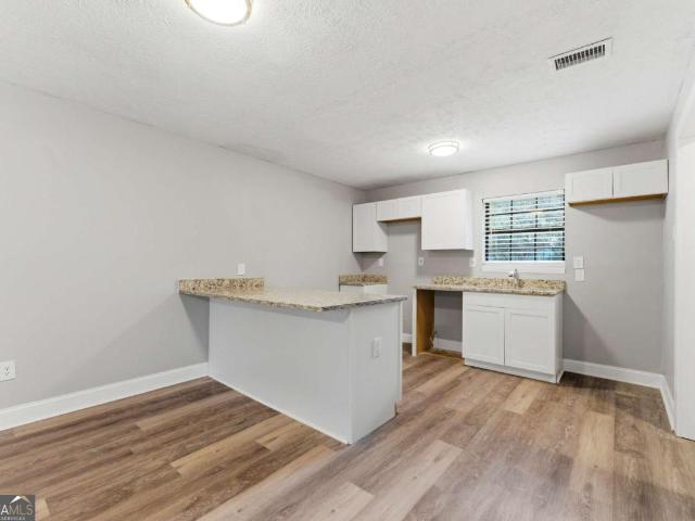 1677 Liberty Valley