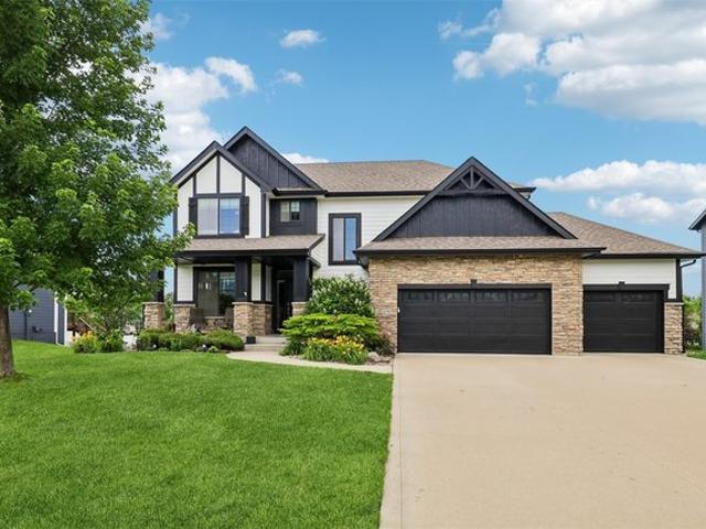 16781 Verona Hills Dr, Clive, IA 50325