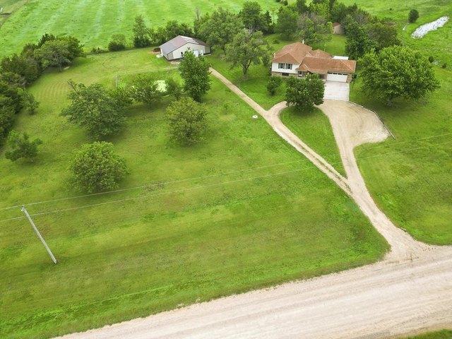 16786 NW 10th St, Benton, KS 67017