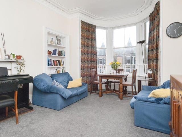 1678L Marchmont Street, Edinburgh. 3 bed flat to rent £2,325 pcm £537 pw