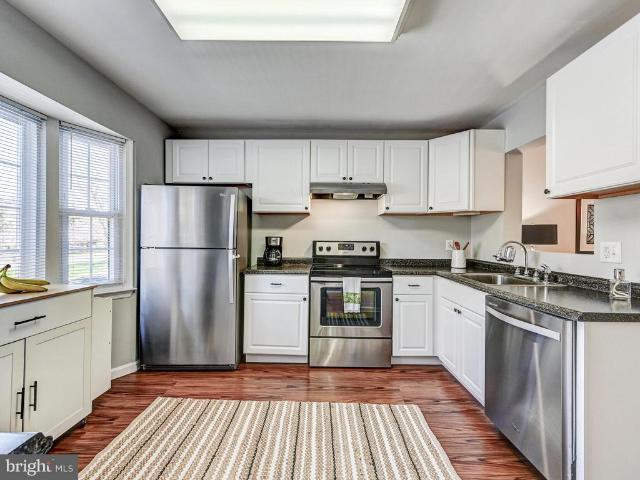 1679 Hart Court