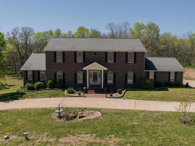 1679 Sunchase, Warsaw, MO 65355