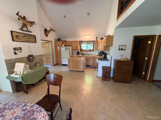 16700 Lakeshore Drive