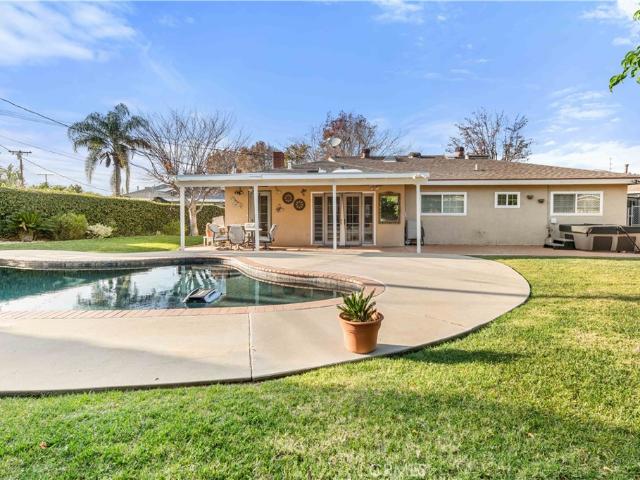 16708 Sunburst St, Northridge, CA 91343 | MLS #GD26033 | Compass