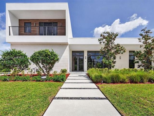 16709 Botaniko Dr N, Weston, FL 33326
