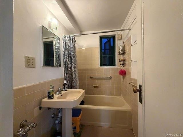 1670 Metropolitan Ave Apt 3F, Bronx, NY 10462