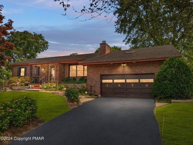 1670 Lindberg St, Bethlehem, PA 18020