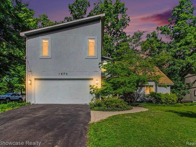 1670 Post Ave, West Bloomfield Township, MI 48324