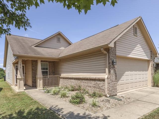 1670 Roundhouse Cir, Greenwood, IN 46143