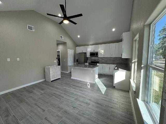 16713 E Forrestal