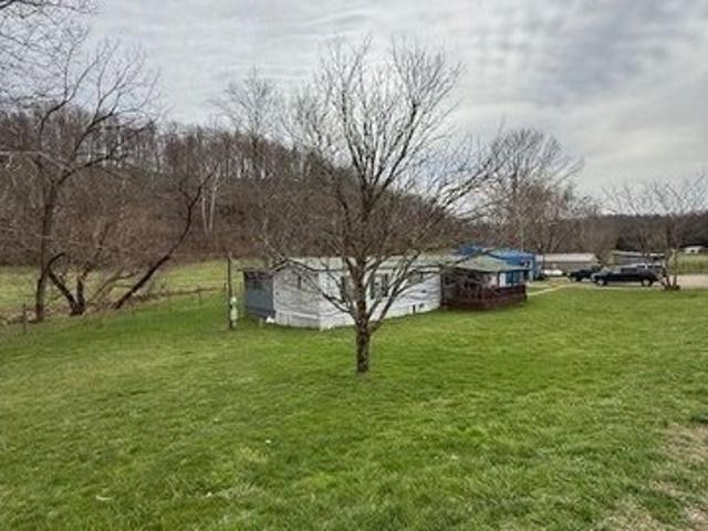 16714 Mush Run Rd, Athens, OH 45701