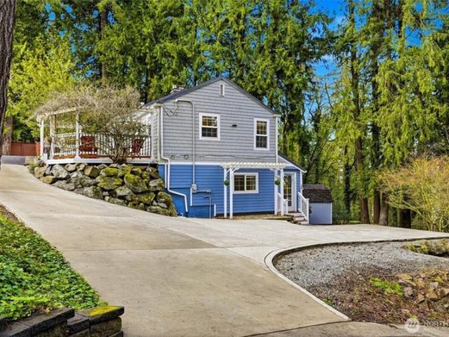 16714 SE Newport Way, Bellevue, WA 98006