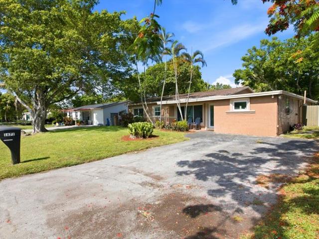 1671 N Cypress Rd, Pompano Beach, FL 33060