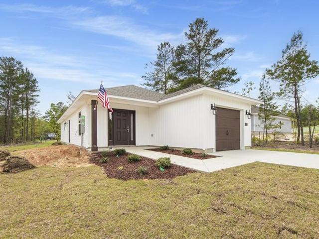 1671 Trout Dr, Defuniak Springs, FL 32433