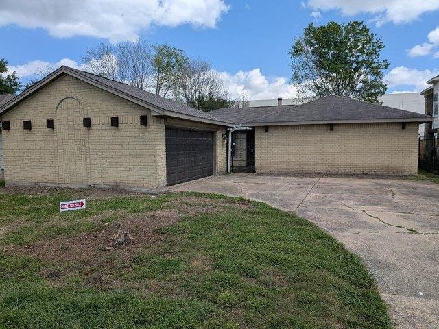 16723 Lone Quail Ct, Houston, TX 77489