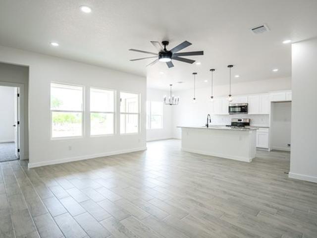 16720 Llano Estacado Dr, Atascosa, TX 78002