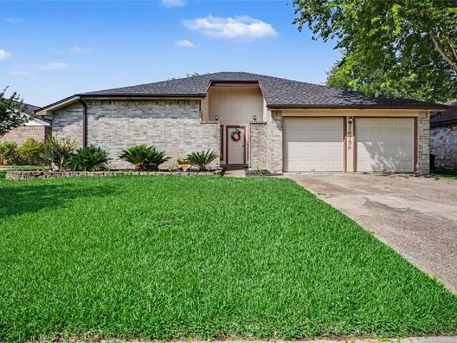 16726 Frigate Dr, Friendswood, TX 77546