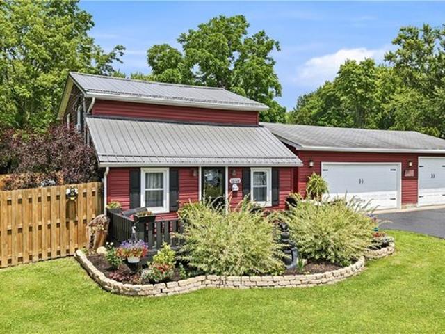16728 Parkview Ave, Lake Milton, OH 44429
