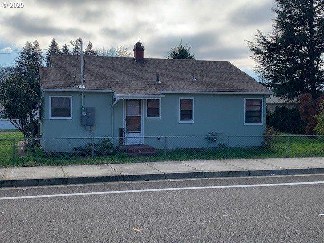 1672 nw dogwood st