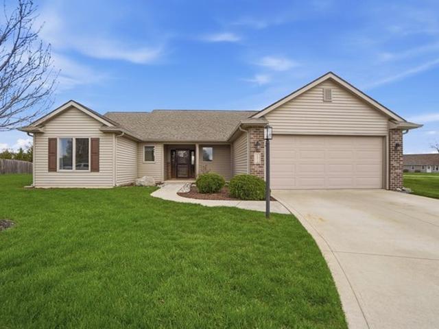 1672 Sunpointe Cv, New Haven, IN 46774