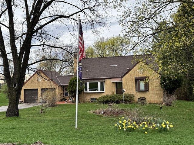 16730 Hillsdale Dr, Brookfield, WI 53005