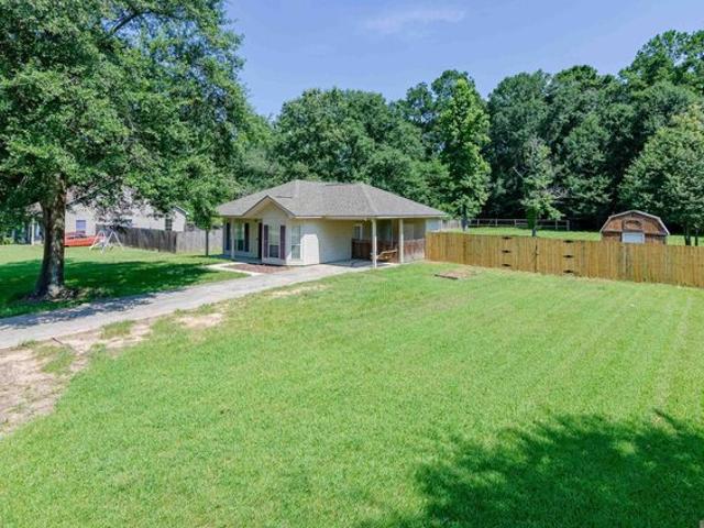 16735 Blount Ln, Walker, LA 70785
