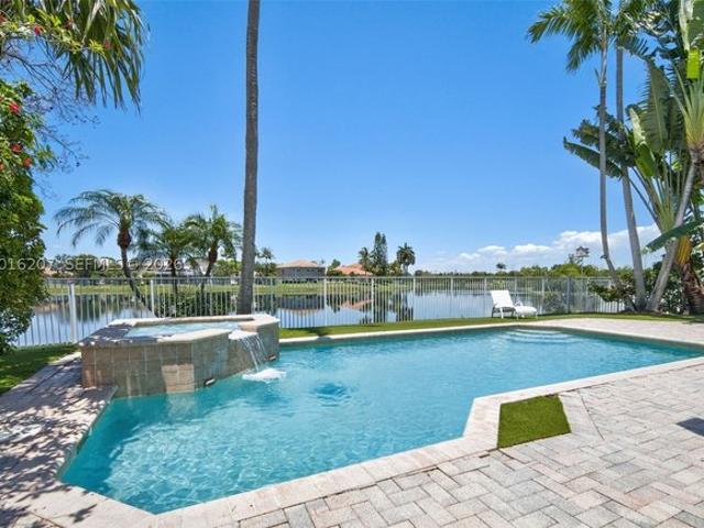 16735 NW 11th St, Pembroke Pines, FL 33028